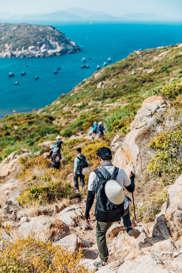 Hiking vs Trekking: What’s the Difference? - walkthelakes.co.uk